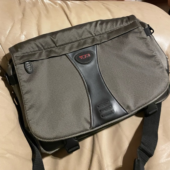 Tumi | Bags | Tumi Messenger Bag | Poshmark